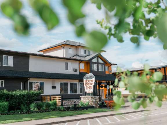 Jasper Hotel, Alberta - Mount Robson Inn