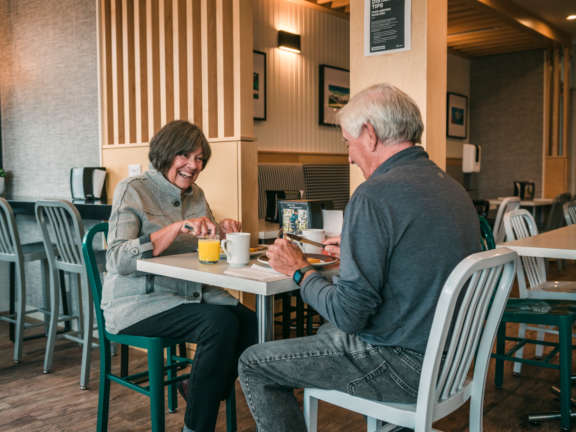Jasper Hotel, Alberta - Mount Robson Inn