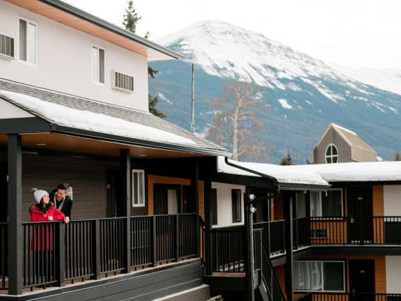 Jasper Hotel, Alberta - Mount Robson Inn