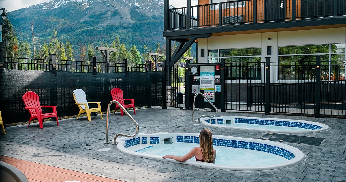 Mount Robson Inn, Jasper Hotel Policies | Mount Robson Inn